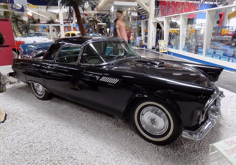 Ford Thunderbird Special V8 Fordomatic - Classic Car Wiki