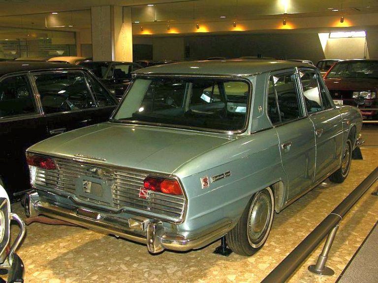 Hino Contessa 1300 Deluxe - Classic Car Wiki