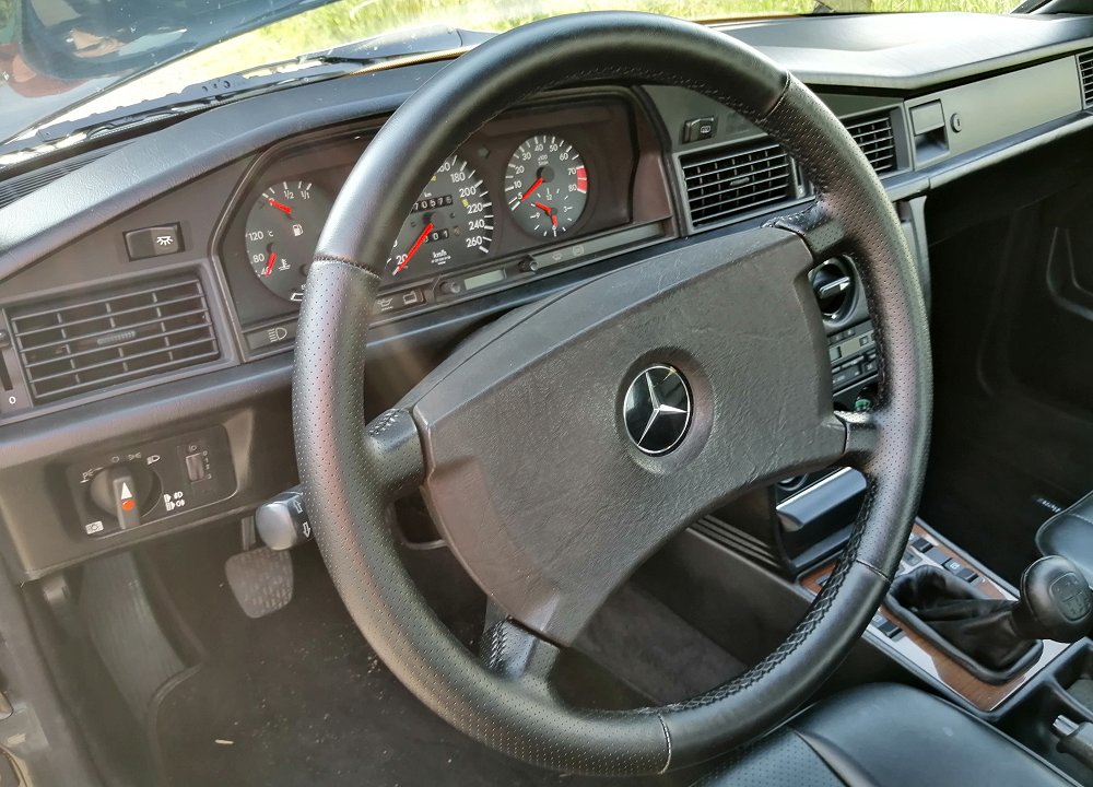 Mercedes-Benz 190 E 2.3-16 Cat - Classic Car Wiki