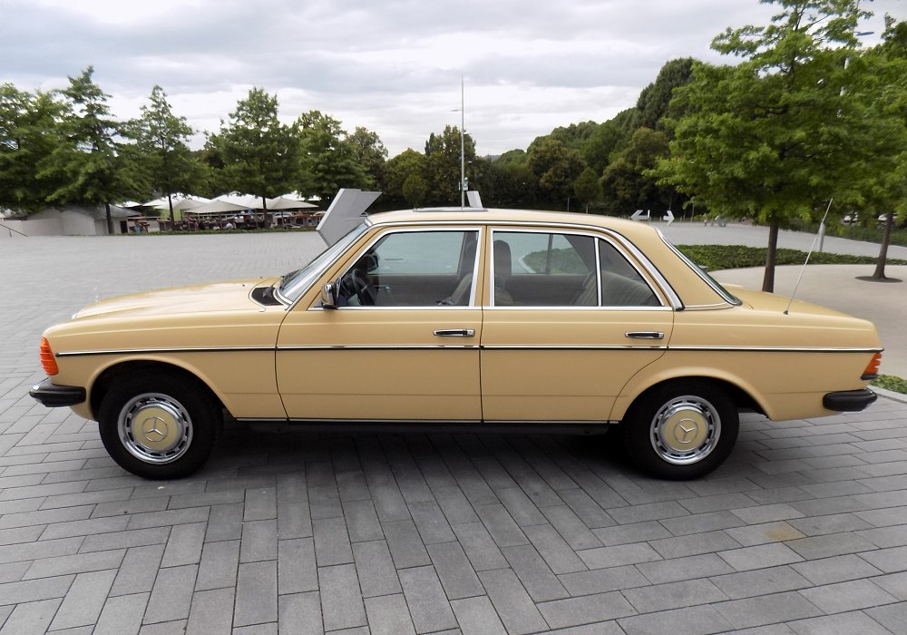 Mercedes-Benz 230 - Classic Car Wiki