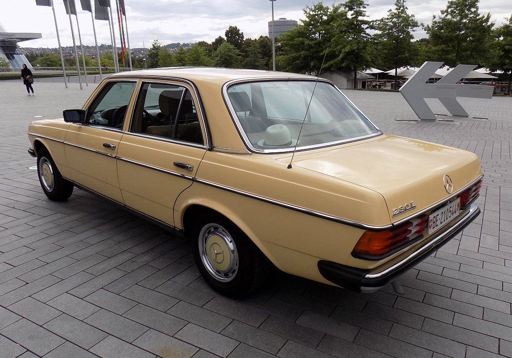 Mercedes-Benz 230 - Classic Car Wiki