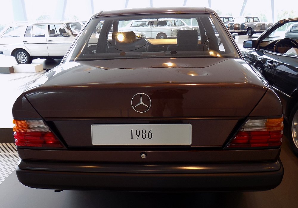 Mercedes-Benz 250 D - Classic Car Wiki