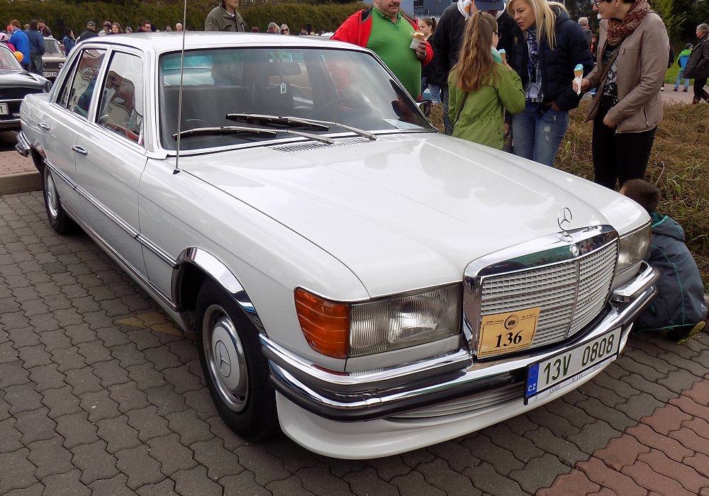 Mercedes-Benz 350 SE Automatic - Classic Car Wiki