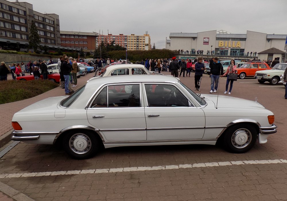 Mercedes-Benz 350 SE Automatic - Classic Car Wiki